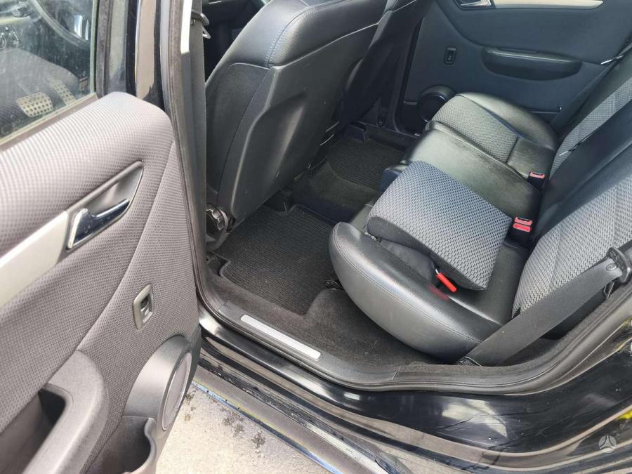 Melns Mercedes-Benz B 180 2011 Kauņa, ar dzinēja tilpumu 2.00 L un nobraukumu 313 tūkst. km par 3950 €, foto 9 vietnē AUTOMOTO.COM.LV