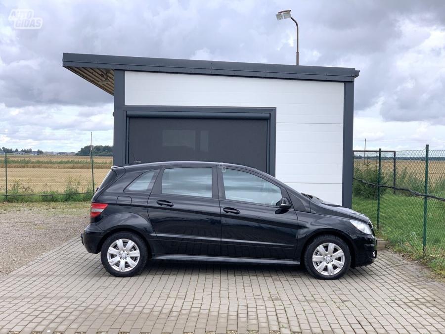 Black Mercedes-Benz B 180 2011 in Kaunas, with an engine capacity of 2.00 L and mileage of 245 thousand km for 3799 €, photo 9 on AUTOMOTO.COM.LV