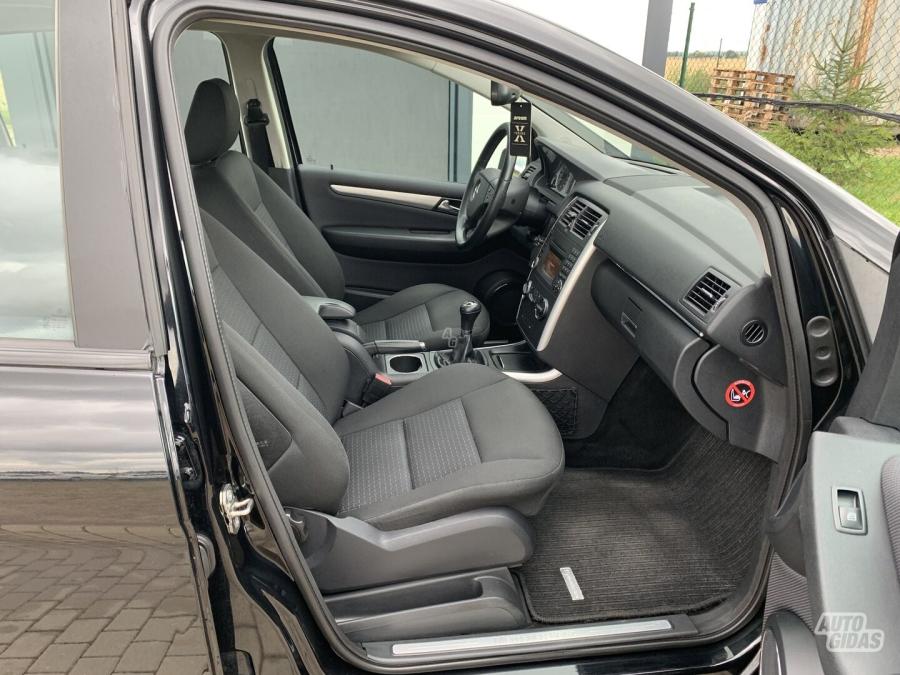 Black Mercedes-Benz B 180 2011 in Kaunas, with an engine capacity of 2.00 L and mileage of 245 thousand km for 3799 €, photo 31 on AUTOMOTO.COM.LV