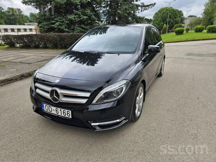 Black Mercedes-Benz B 180 2012 in Jekabpils, with an engine capacity of 1.80 L and mileage of 247 thousand km for 6990 €, photo 2 on AUTOMOTO.COM.LV