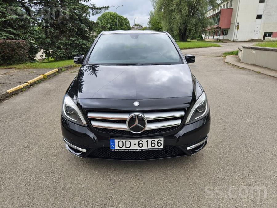Black Mercedes-Benz B 180 2012 in Jekabpils, with an engine capacity of 1.80 L and mileage of 247 thousand km for 6990 €, photo 3 on AUTOMOTO.COM.LV