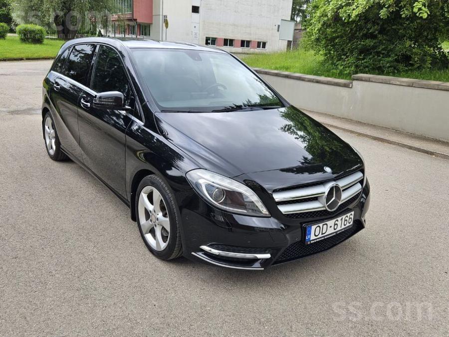 Black Mercedes-Benz B 180 2012 in Jekabpils, with an engine capacity of 1.80 L and mileage of 247 thousand km for 6990 €, photo 4 on AUTOMOTO.COM.LV