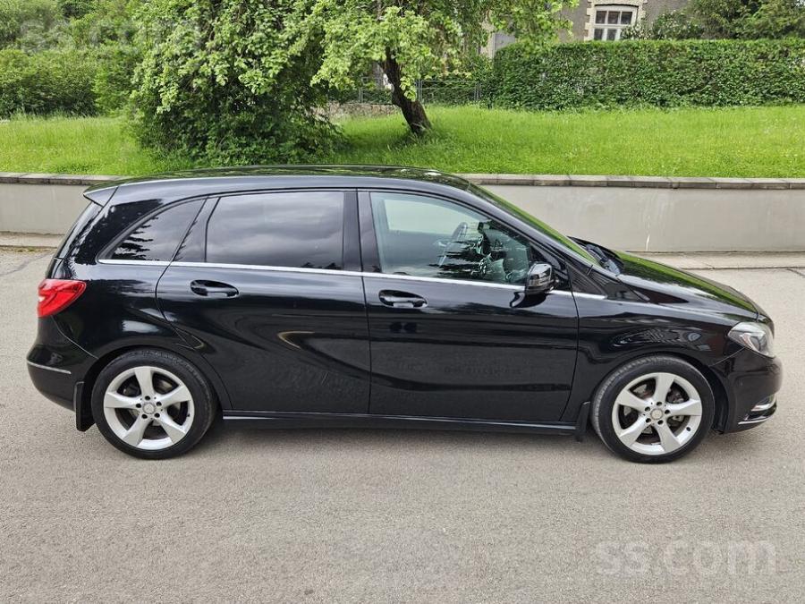 Black Mercedes-Benz B 180 2012 in Jekabpils, with an engine capacity of 1.80 L and mileage of 247 thousand km for 6990 €, photo 5 on AUTOMOTO.COM.LV