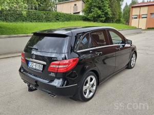 Black Mercedes-Benz B 180 2012 in Jekabpils, with an engine capacity of 1.80 L and mileage of 247 thousand km for 6990 €, photo 6 on AUTOMOTO.COM.LV