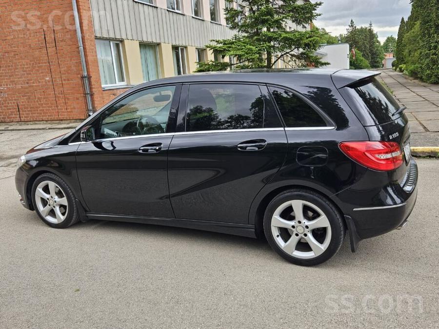 Black Mercedes-Benz B 180 2012 in Jekabpils, with an engine capacity of 1.80 L and mileage of 247 thousand km for 6990 €, photo 9 on AUTOMOTO.COM.LV