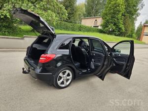 Black Mercedes-Benz B 180 2012 in Jekabpils, with an engine capacity of 1.80 L and mileage of 247 thousand km for 6990 €, photo 20 on AUTOMOTO.COM.LV