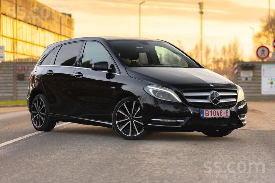 Black Mercedes-Benz B 180 2012 in Jelgava, with an engine capacity of 1.80 L and mileage of 252 thousand km for 6300 €, photo 2 on AUTOMOTO.COM.LV