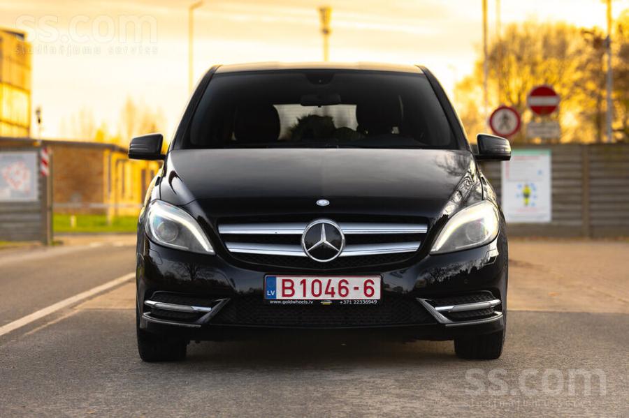 Black Mercedes-Benz B 180 2012 in Jelgava, with an engine capacity of 1.80 L and mileage of 252 thousand km for 6300 €, photo 3 on AUTOMOTO.COM.LV