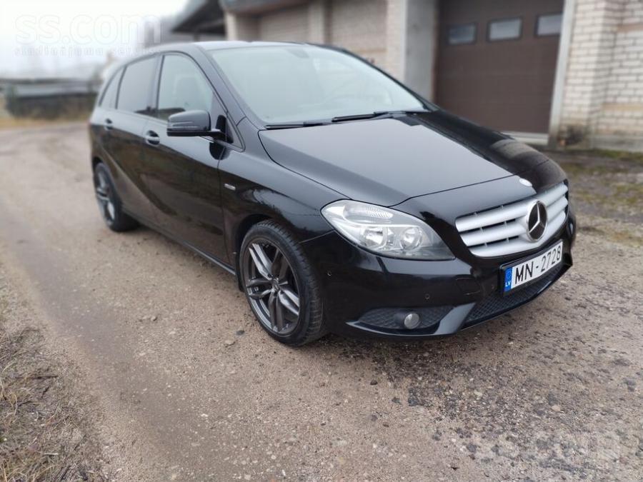 Melns Mercedes-Benz B 180 2012 Tukums, ar dzinēja tilpumu 1.80 L un nobraukumu 315 tūkst. km par 6100 €, foto 1 vietnē AUTOMOTO.COM.LV