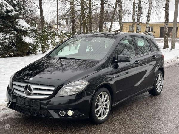 Black Mercedes-Benz B 180 2012 in Utena, with an engine capacity of 2.00 L and mileage of 322 thousand km for 4950 €, photo 1 on AUTOMOTO.COM.LV