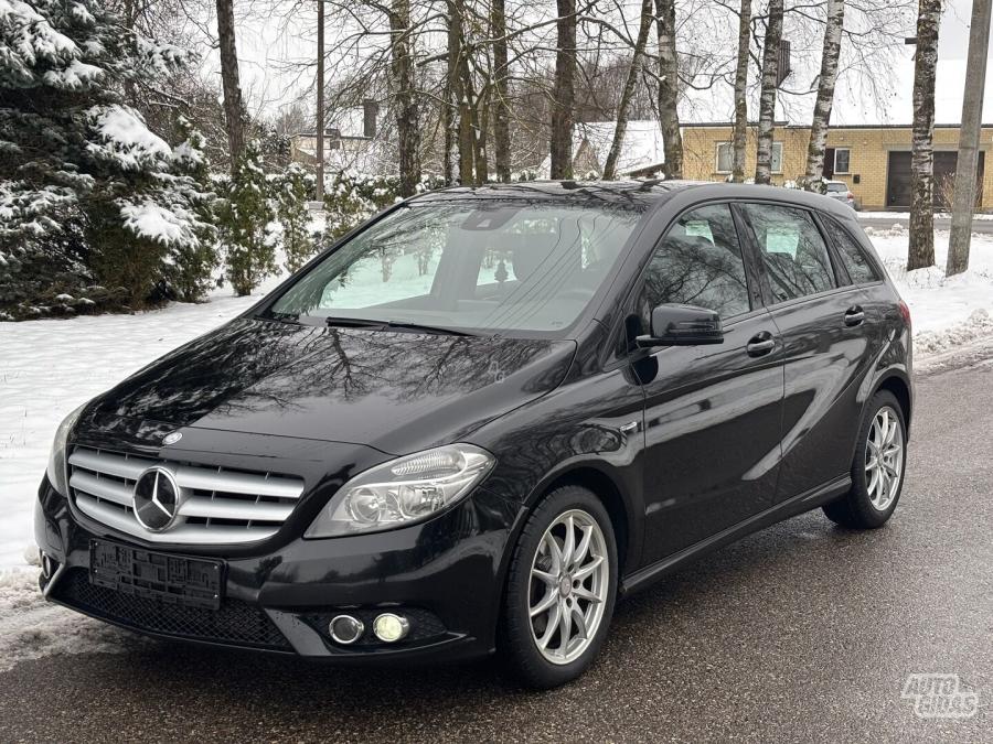 Melns Mercedes-Benz B 180 2012 Utena, ar dzinēja tilpumu 1.80 L un nobraukumu 322 tūkst. km par 4950 €, foto 1 vietnē AUTOMOTO.COM.LV
