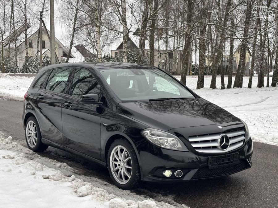 Melns Mercedes-Benz B 180 2012 Utena, ar dzinēja tilpumu 1.80 L un nobraukumu 322 tūkst. km par 4950 €, foto 3 vietnē AUTOMOTO.COM.LV