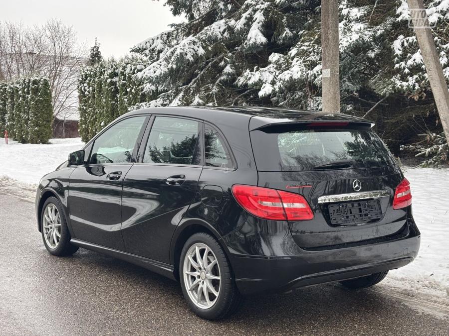Melns Mercedes-Benz B 180 2012 Utena, ar dzinēja tilpumu 1.80 L un nobraukumu 322 tūkst. km par 4950 €, foto 7 vietnē AUTOMOTO.COM.LV