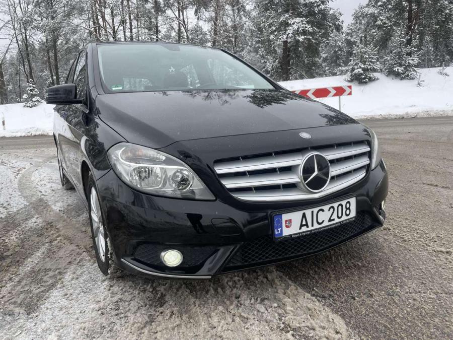 Black Mercedes-Benz B 180 2012 in Vilnius, with an engine capacity of 1.60 L and mileage of 247 thousand km for 6390 €, photo 7 on AUTOMOTO.COM.LV