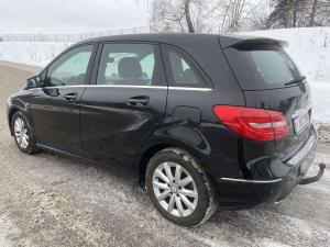 Black Mercedes-Benz B 180 2012 in Vilnius, with an engine capacity of 1.60 L and mileage of 247 thousand km for 6390 €, photo 8 on AUTOMOTO.COM.LV