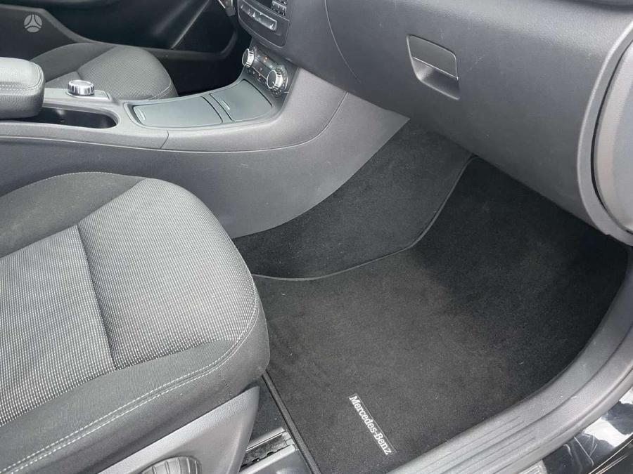 Black Mercedes-Benz B 180 2012 in Vilnius, with an engine capacity of 1.60 L and mileage of 247 thousand km for 6390 €, photo 10 on AUTOMOTO.COM.LV