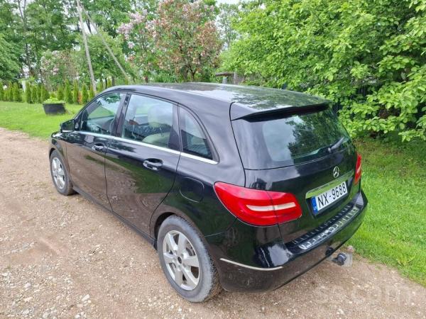 Melns Mercedes-Benz B 180 2012 Cēsis, ar dzinēja tilpumu 1.80 L un nobraukumu 0 tūkst. km par 4500 €, foto 2 vietnē AUTOMOTO.COM.LV