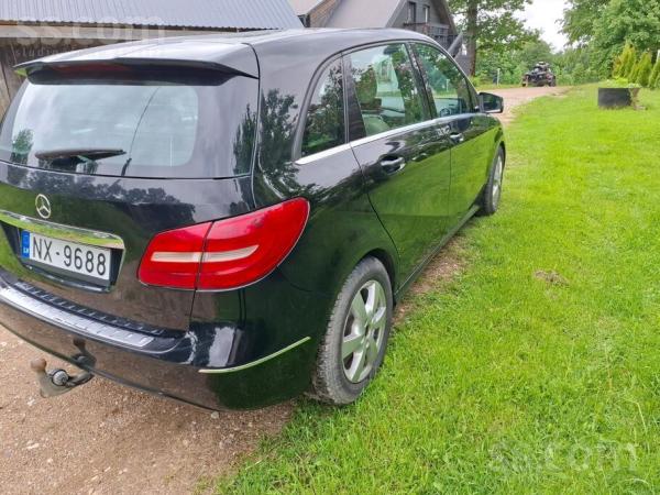 Melns Mercedes-Benz B 180 2012 Cēsis, ar dzinēja tilpumu 1.80 L un nobraukumu 0 tūkst. km par 4500 €, foto 3 vietnē AUTOMOTO.COM.LV