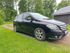 Black Mercedes-Benz B 180 2012 in Cesis, with an engine capacity of 1.80 L and mileage of 0 thousand km for 4500 €, photo 5 on AUTOMOTO.COM.LV