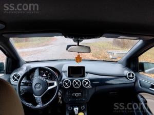 Black Mercedes-Benz B 180 2012 in Cesis, with an engine capacity of 1.80 L and mileage of 0 thousand km for 4500 €, photo 8 on AUTOMOTO.COM.LV