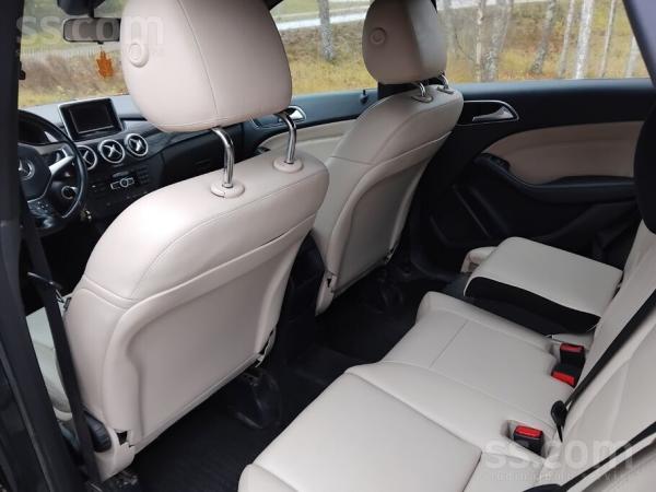 Melns Mercedes-Benz B 180 2012 Cēsis, ar dzinēja tilpumu 1.80 L un nobraukumu 0 tūkst. km par 4500 €, foto 8 vietnē AUTOMOTO.COM.LV