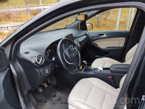Black Mercedes-Benz B 180 2012 in Cesis, with an engine capacity of 1.80 L and mileage of 0 thousand km for 4500 €, photo 10 on AUTOMOTO.COM.LV