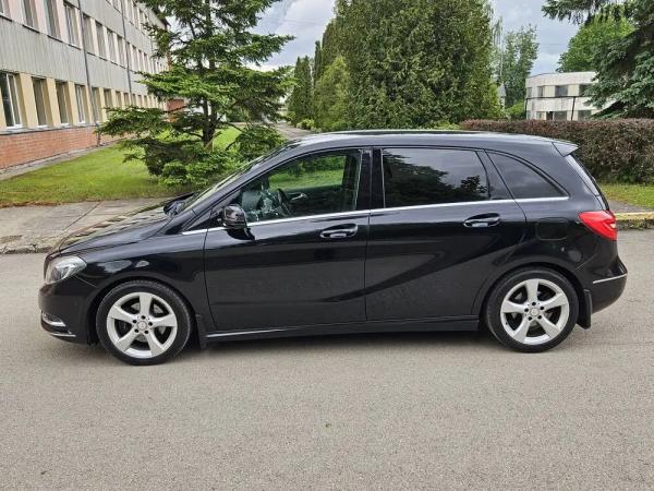 Black Mercedes-Benz B 180 2012 in Jekabpils, with an engine capacity of 1.80 L and mileage of 247 thousand km for 6990 €, photo 10 on AUTOMOTO.COM.LV