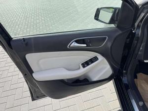 Melns Mercedes-Benz B 180 2012 Telšiai, ar dzinēja tilpumu 1.80 L un nobraukumu 252 tūkst. km par 5700 €, foto 19 vietnē AUTOMOTO.COM.LV