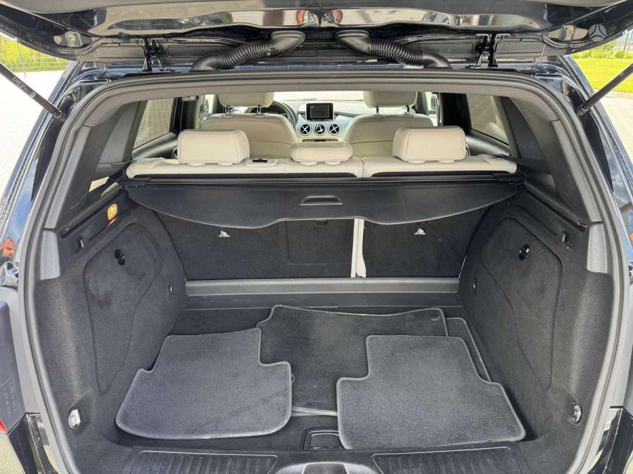 Melns Mercedes-Benz B 180 2012 Telšiai, ar dzinēja tilpumu 1.80 L un nobraukumu 252 tūkst. km par 5700 €, foto 22 vietnē AUTOMOTO.COM.LV