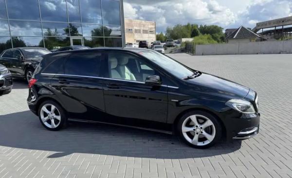 Melns Mercedes-Benz B 180 2012 Telšiai, ar dzinēja tilpumu 1.80 L un nobraukumu 252 tūkst. km par 5690 €, foto 2 vietnē AUTOMOTO.COM.LV