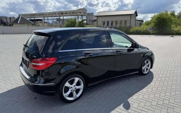 Melns Mercedes-Benz B 180 2012 Telšiai, ar dzinēja tilpumu 1.80 L un nobraukumu 252 tūkst. km par 5690 €, foto 10 vietnē AUTOMOTO.COM.LV
