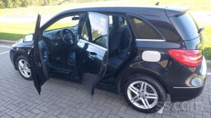 Melns Mercedes-Benz B 180 2012 Rīga, ar dzinēja tilpumu 1.80 L un nobraukumu 400 tūkst. km par 6950 €, foto  vietnē AUTOMOTO.COM.LV