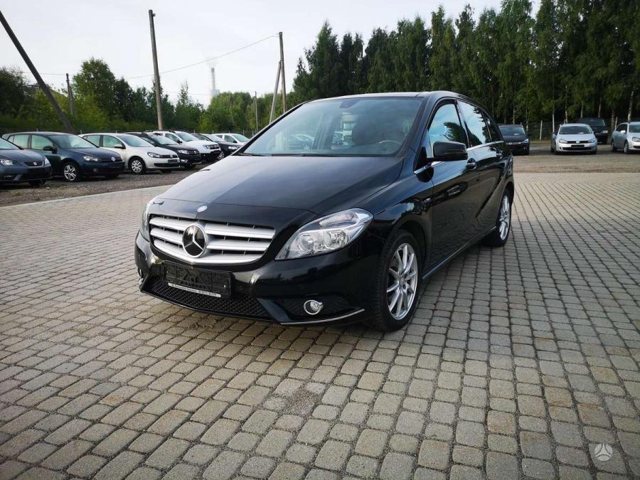 Melns Mercedes-Benz B 180 2012 Radviliškis, ar dzinēja tilpumu 1.80 L un nobraukumu 202 tūkst. km par 4950 €, foto 1 vietnē AUTOMOTO.COM.LV