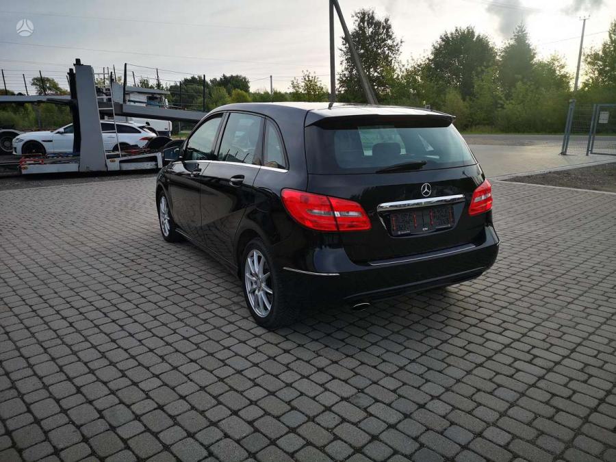 Melns Mercedes-Benz B 180 2012 Radviliškis, ar dzinēja tilpumu 1.80 L un nobraukumu 202 tūkst. km par 4950 €, foto 4 vietnē AUTOMOTO.COM.LV