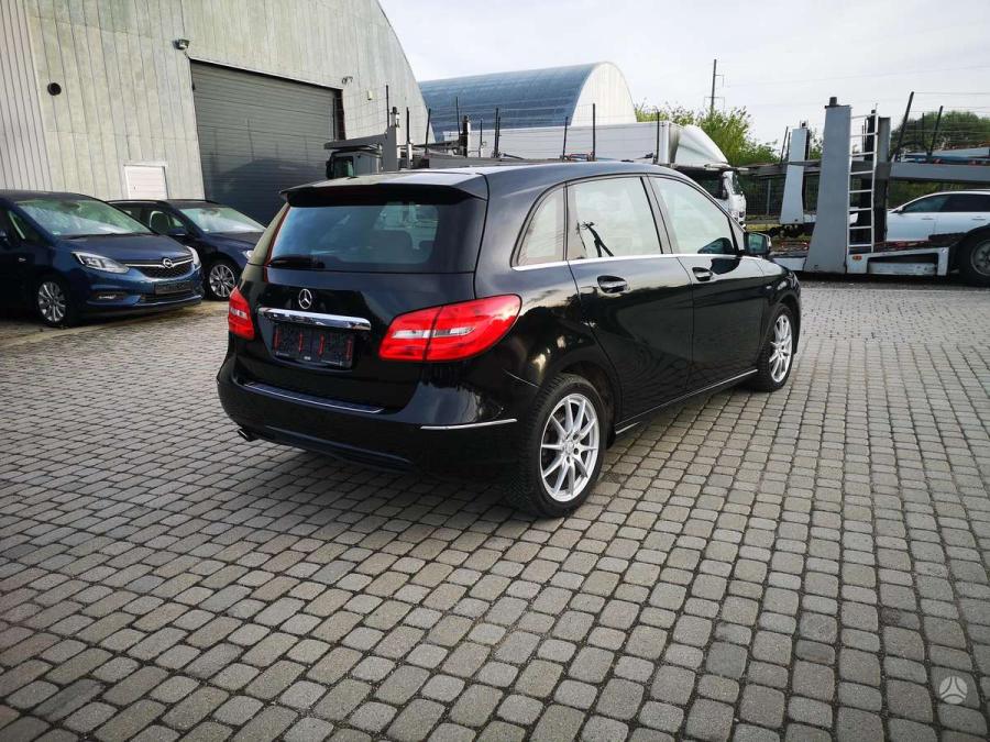 Melns Mercedes-Benz B 180 2012 Radviliškis, ar dzinēja tilpumu 1.80 L un nobraukumu 202 tūkst. km par 4950 €, foto 7 vietnē AUTOMOTO.COM.LV