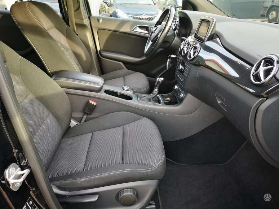 Melns Mercedes-Benz B 180 2012 Radviliškis, ar dzinēja tilpumu 1.80 L un nobraukumu 202 tūkst. km par 4950 €, foto 17 vietnē AUTOMOTO.COM.LV