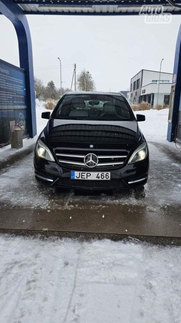Black Mercedes-Benz B 180 2013 in Kaunas, with an engine capacity of 1.80 L and mileage of 234 thousand km for 7000 €, photo 1 on AUTOMOTO.COM.LV