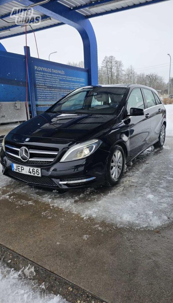 Black Mercedes-Benz B 180 2013 in Kaunas, with an engine capacity of 1.80 L and mileage of 234 thousand km for 6950 €, photo 2 on AUTOMOTO.COM.LV