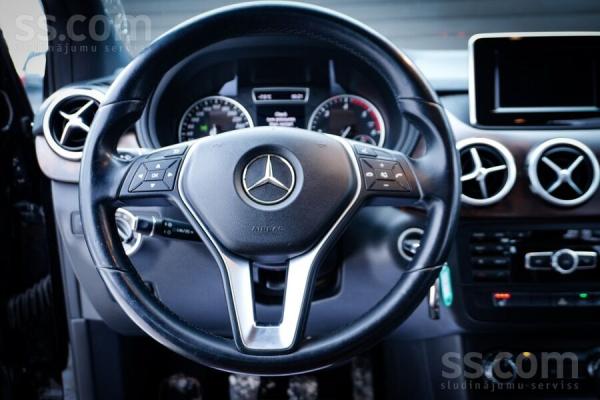 Black Mercedes-Benz B 180 2013 in Riga, with an engine capacity of 1.80 L and mileage of 240 thousand km for 7490 €, photo 6 on AUTOMOTO.COM.LV