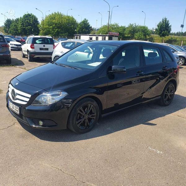 Melns Mercedes-Benz B 180 2013 Klaipėda, ar dzinēja tilpumu 1.46 L un nobraukumu 279 tūkst. km par 5490 €, foto 1 vietnē AUTOMOTO.COM.LV