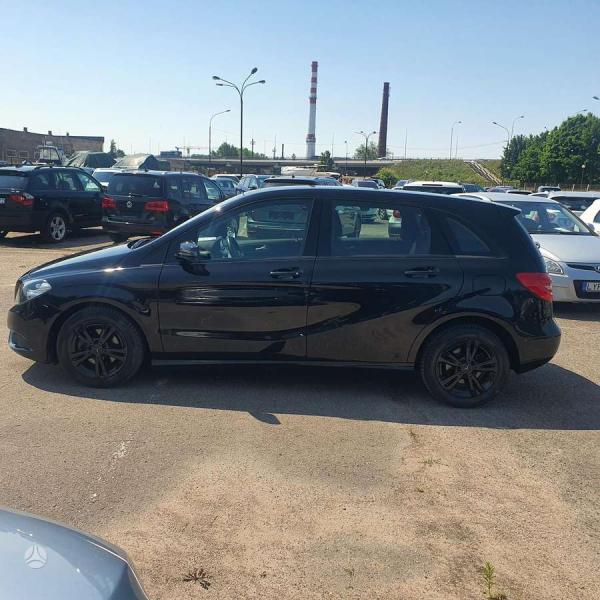 Melns Mercedes-Benz B 180 2013 Klaipėda, ar dzinēja tilpumu 1.46 L un nobraukumu 279 tūkst. km par 5490 €, foto 4 vietnē AUTOMOTO.COM.LV