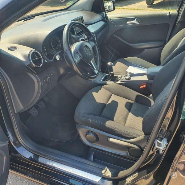 Melns Mercedes-Benz B 180 2013 Klaipėda, ar dzinēja tilpumu 1.46 L un nobraukumu 279 tūkst. km par 5490 €, foto 9 vietnē AUTOMOTO.COM.LV