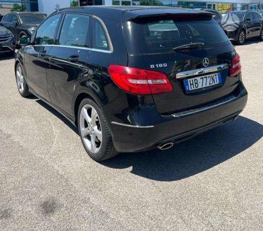 Black Mercedes-Benz B 180 2013 in Siauliai, with an engine capacity of 1.46 L and mileage of 290 thousand km for 3950 €, photo 8 on AUTOMOTO.COM.LV