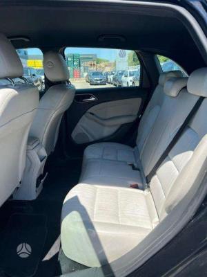 Black Mercedes-Benz B 180 2013 in Siauliai, with an engine capacity of 1.46 L and mileage of 290 thousand km for 3950 €, photo 12 on AUTOMOTO.COM.LV