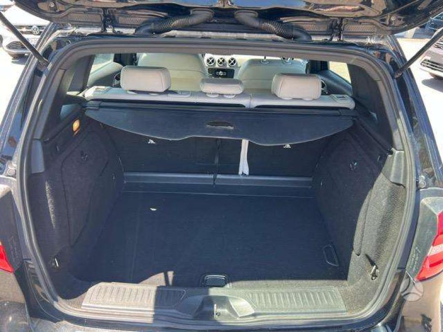Black Mercedes-Benz B 180 2013 in Siauliai, with an engine capacity of 1.46 L and mileage of 290 thousand km for 3950 €, photo 13 on AUTOMOTO.COM.LV