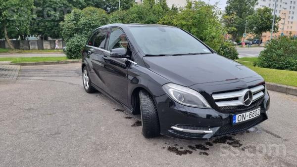 Black Mercedes-Benz B 180 2013 in Liepaja, with an engine capacity of 1.60 L and mileage of 367 thousand km for 5450 €, photo 1 on AUTOMOTO.COM.LV