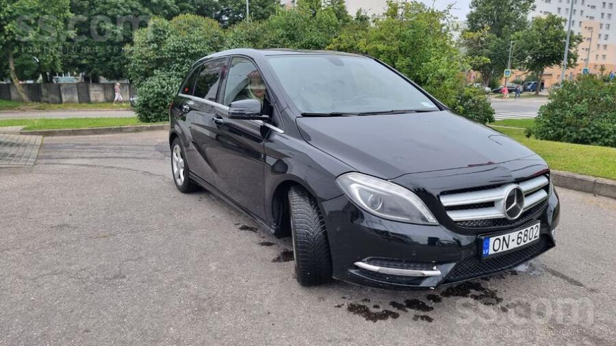 Melns Mercedes-Benz B 180 2013 Liepāja, ar dzinēja tilpumu 1.60 L un nobraukumu 367 tūkst. km par 5450 €, foto 1 vietnē AUTOMOTO.COM.LV