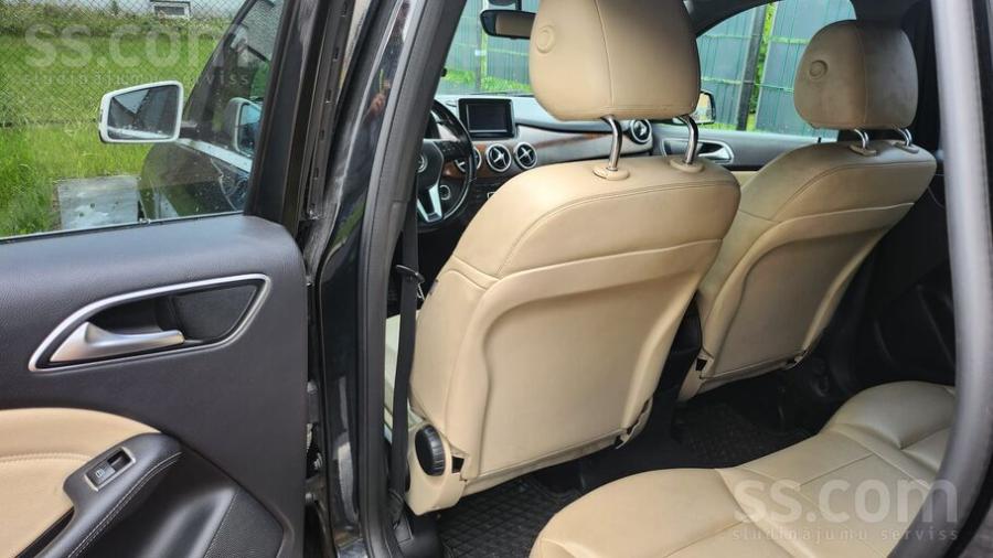 Melns Mercedes-Benz B 180 2013 Liepāja, ar dzinēja tilpumu 1.60 L un nobraukumu 367 tūkst. km par 5450 €, foto 3 vietnē AUTOMOTO.COM.LV