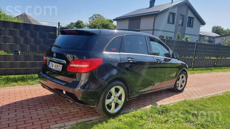 Melns Mercedes-Benz B 180 2013 Liepāja, ar dzinēja tilpumu 1.60 L un nobraukumu 367 tūkst. km par 5450 €, foto 8 vietnē AUTOMOTO.COM.LV
