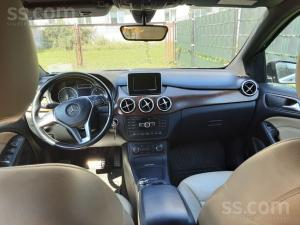 Melns Mercedes-Benz B 180 2013 Liepāja, ar dzinēja tilpumu 1.60 L un nobraukumu 367 tūkst. km par 5450 €, foto 9 vietnē AUTOMOTO.COM.LV